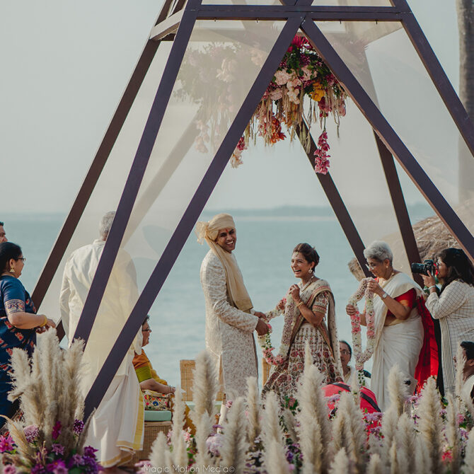 Intimate Wedding: Meaning, Photos, Ideas, Locations - Plannersy