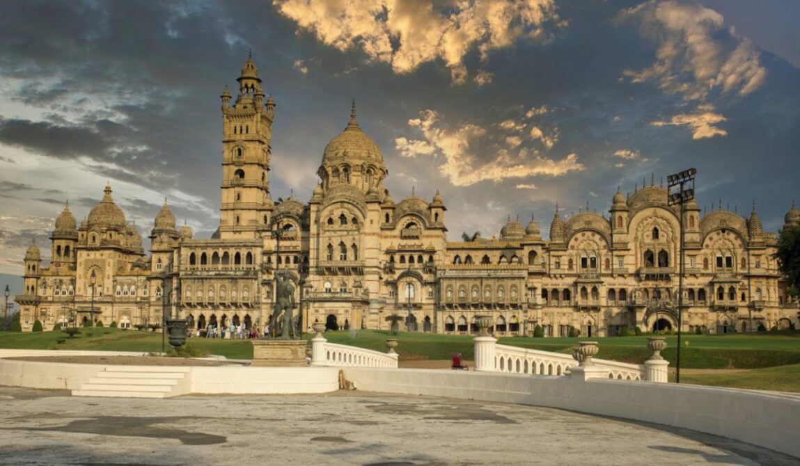 Laxmi Vilas Palace Wedding Cost [A Royal Experience & Priceless ...